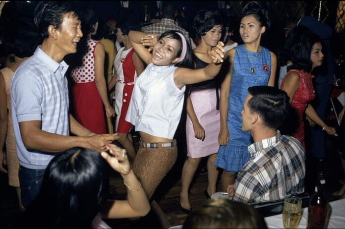 Having fun in a Bangkok nightclub in 1967 - Chrome Crumpet